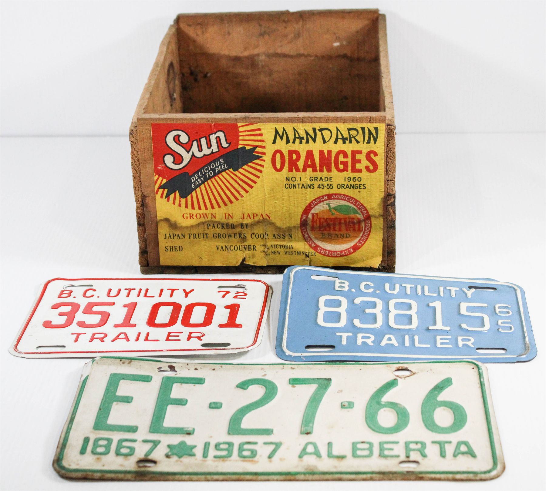 WOOD ORANGE BOX W/ LICENSE PLATES