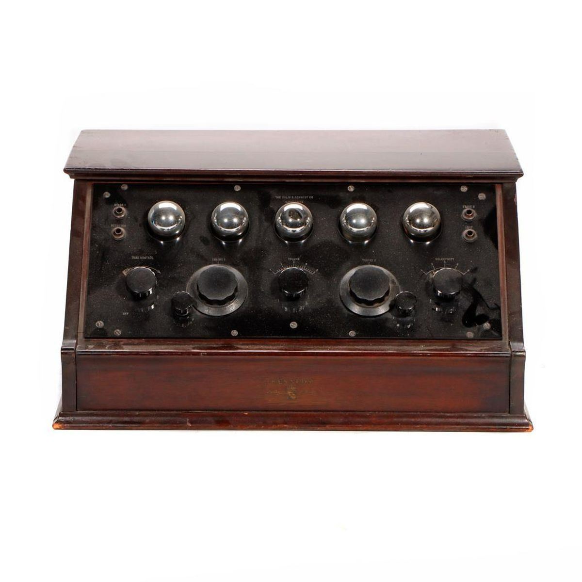 Colin B. Kennedy Model XV Type 430. Five Tube Radio