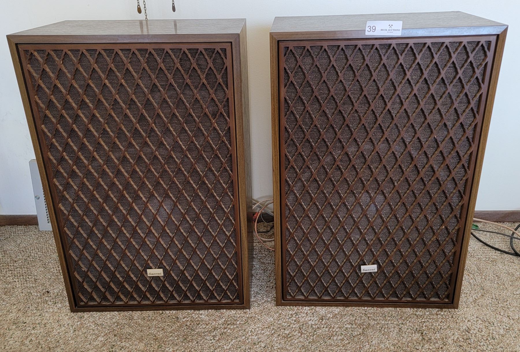 A Pair Of Excellent Vintage Speakers (SP-X7700) From Sansui - Beck Auctions Inc.
