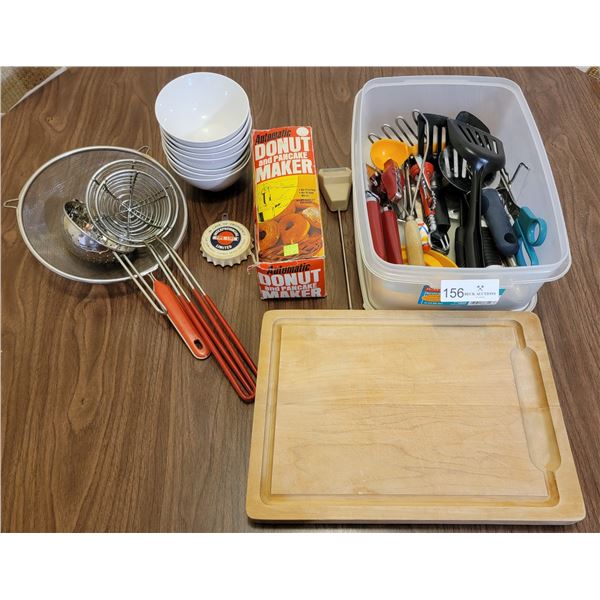 Kitchen Utensil Assortment Beck Auctions Inc