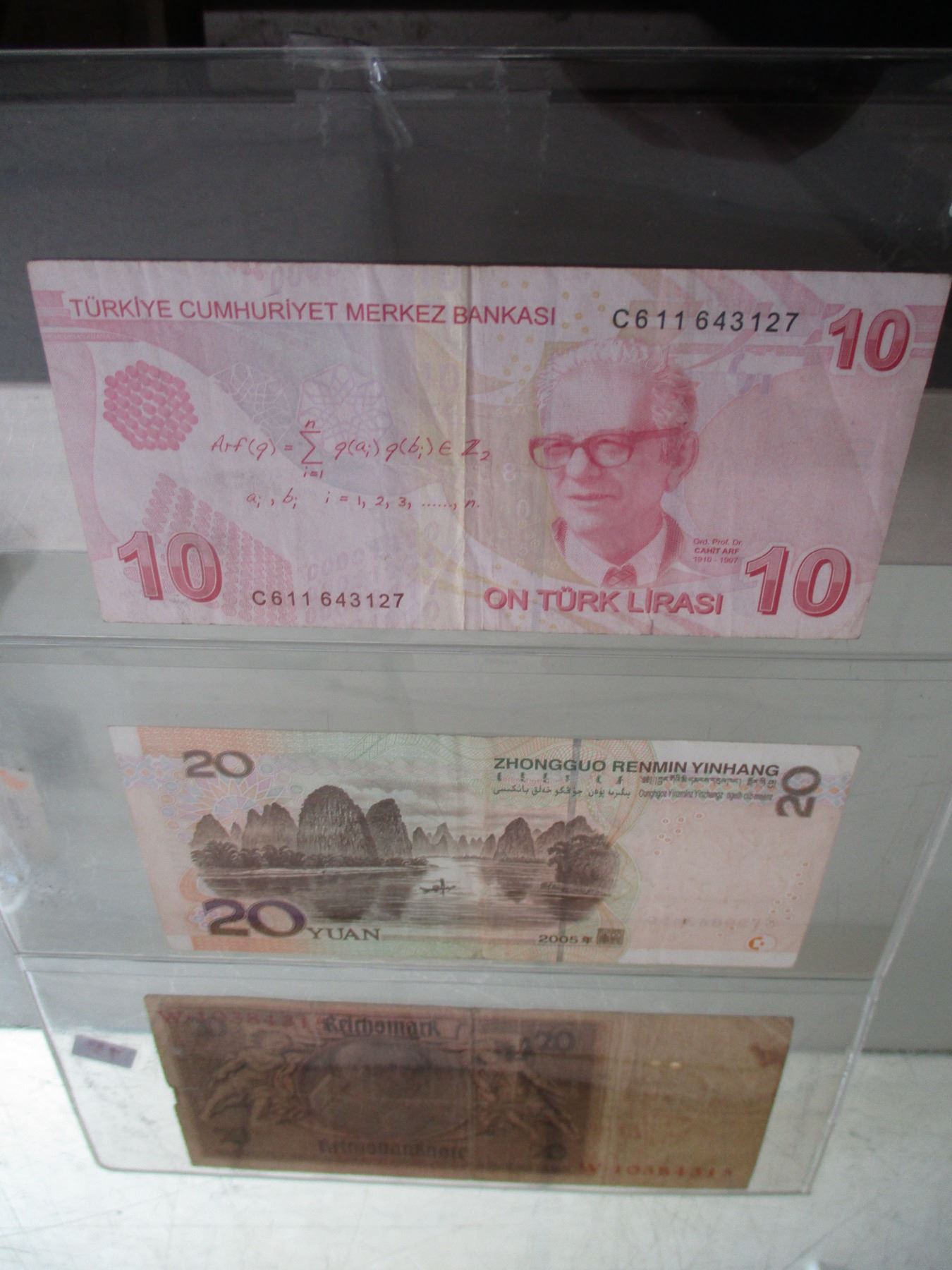 STOCK SHEET OF WORLD COLLECTIBLE BANK NOTE