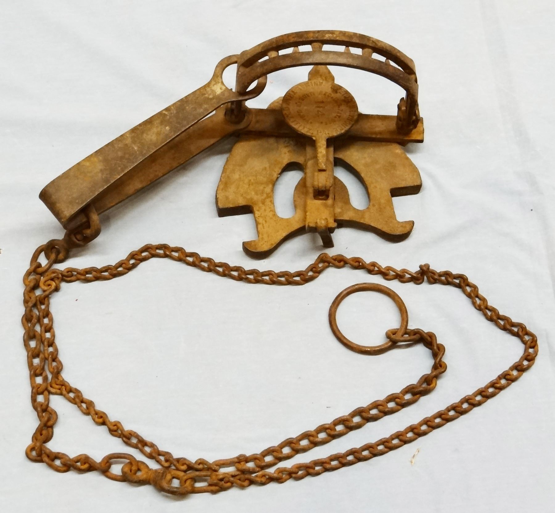Newhouse 114 wolf trap w/teeth and chain