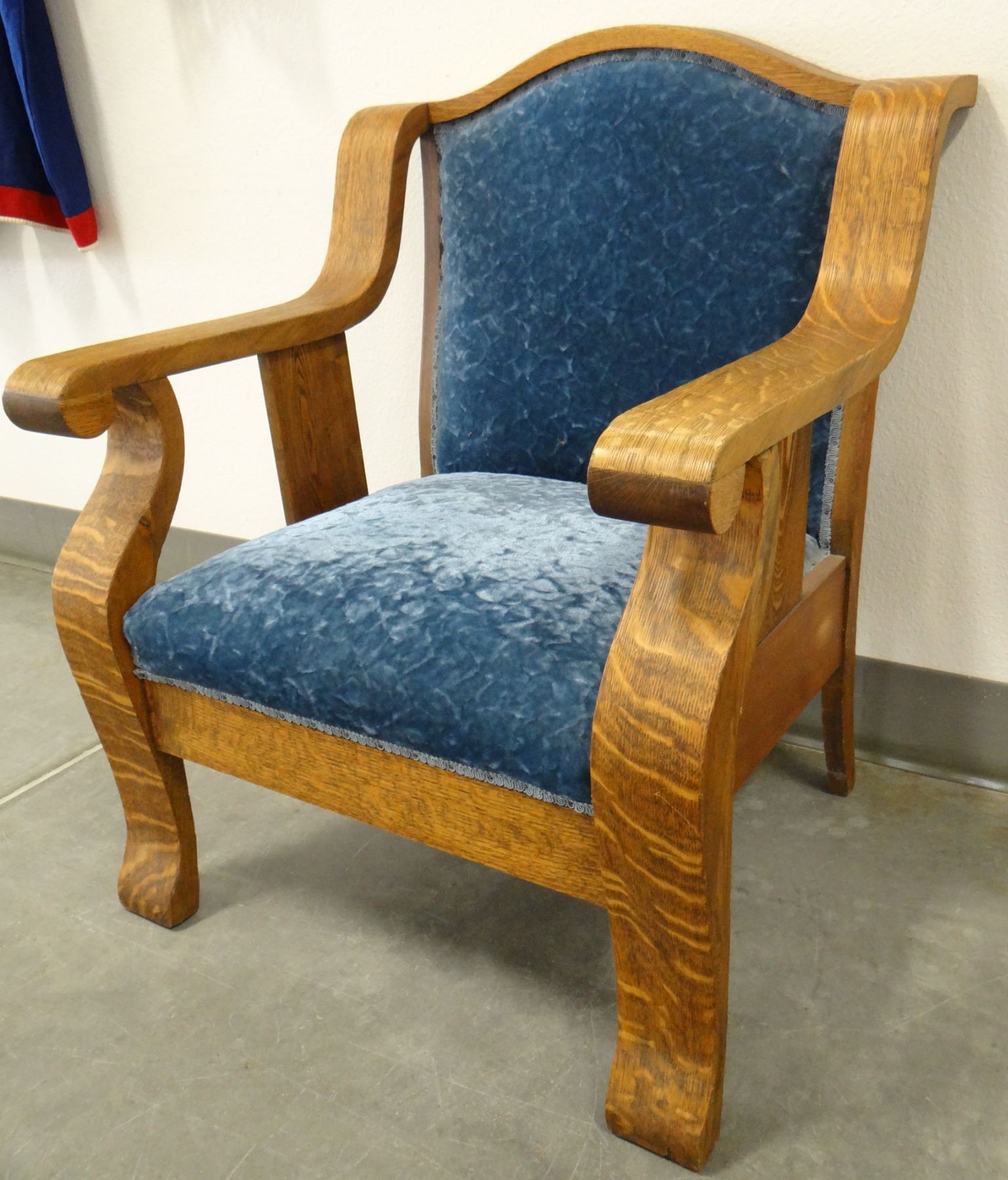 Oak arm chair, quarter sawn, blue velvet upholstry