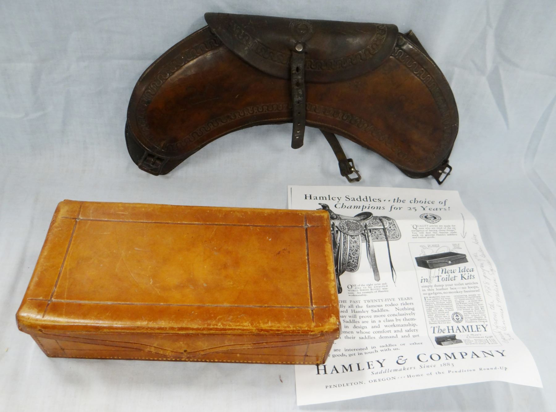 2 pcs: Hamley cantle bag & Hamley leather bathroom tool kit, 10" x 5" x ...