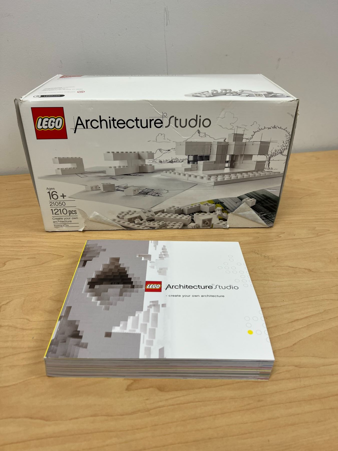 Lego Architecture Studio 21050 - Open Box, contents not verified - Some ...