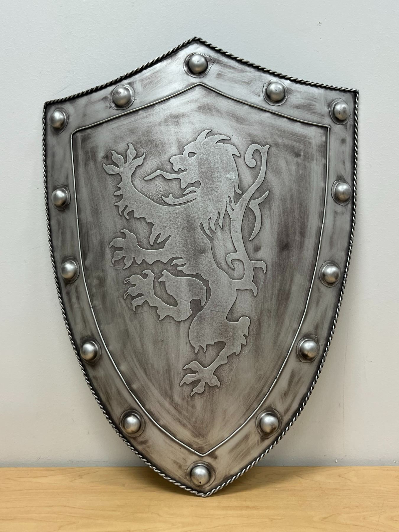 Medieval Style Embossed Metal Lion Shield Wall Hanging (approx: 24x18")