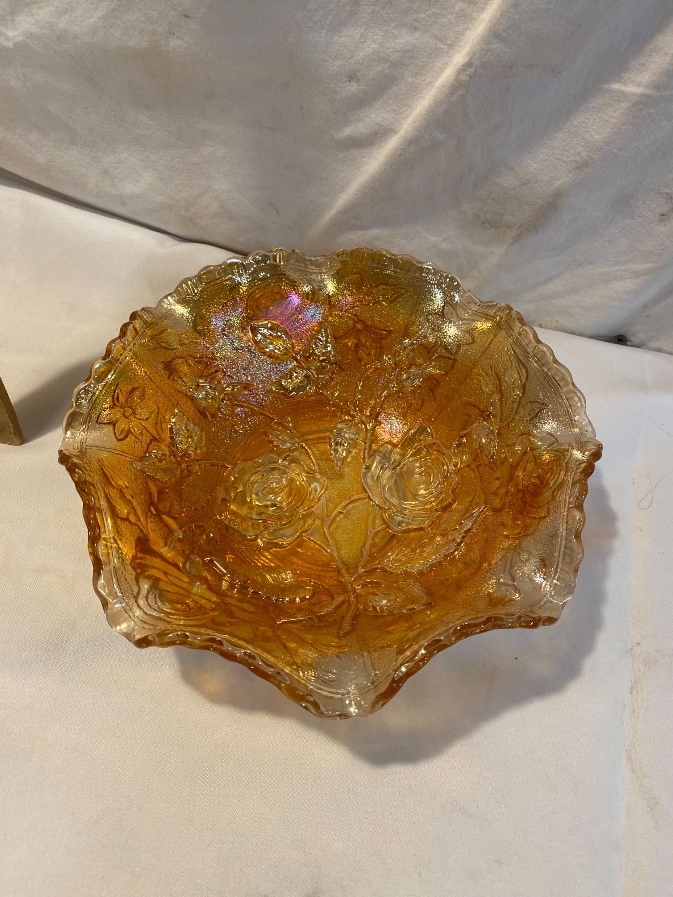 Carnival glass rosé design bowl