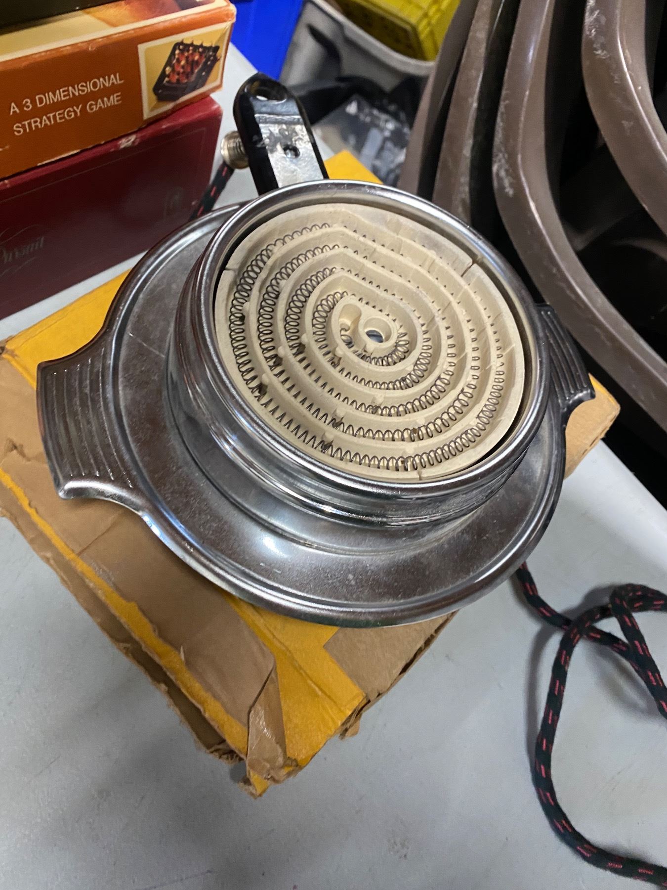 Vintage hot plate works well