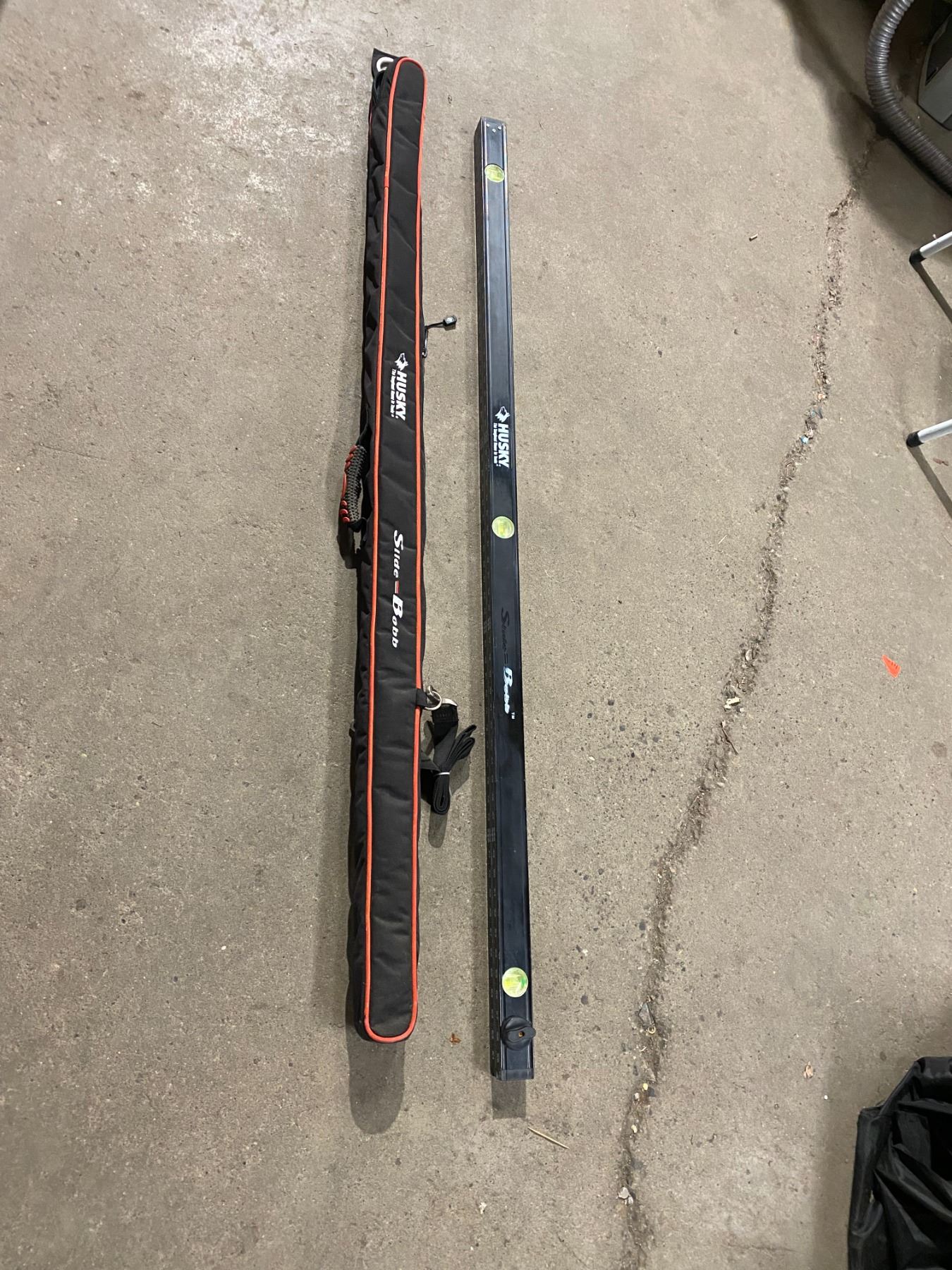 Husky slide Bob with case