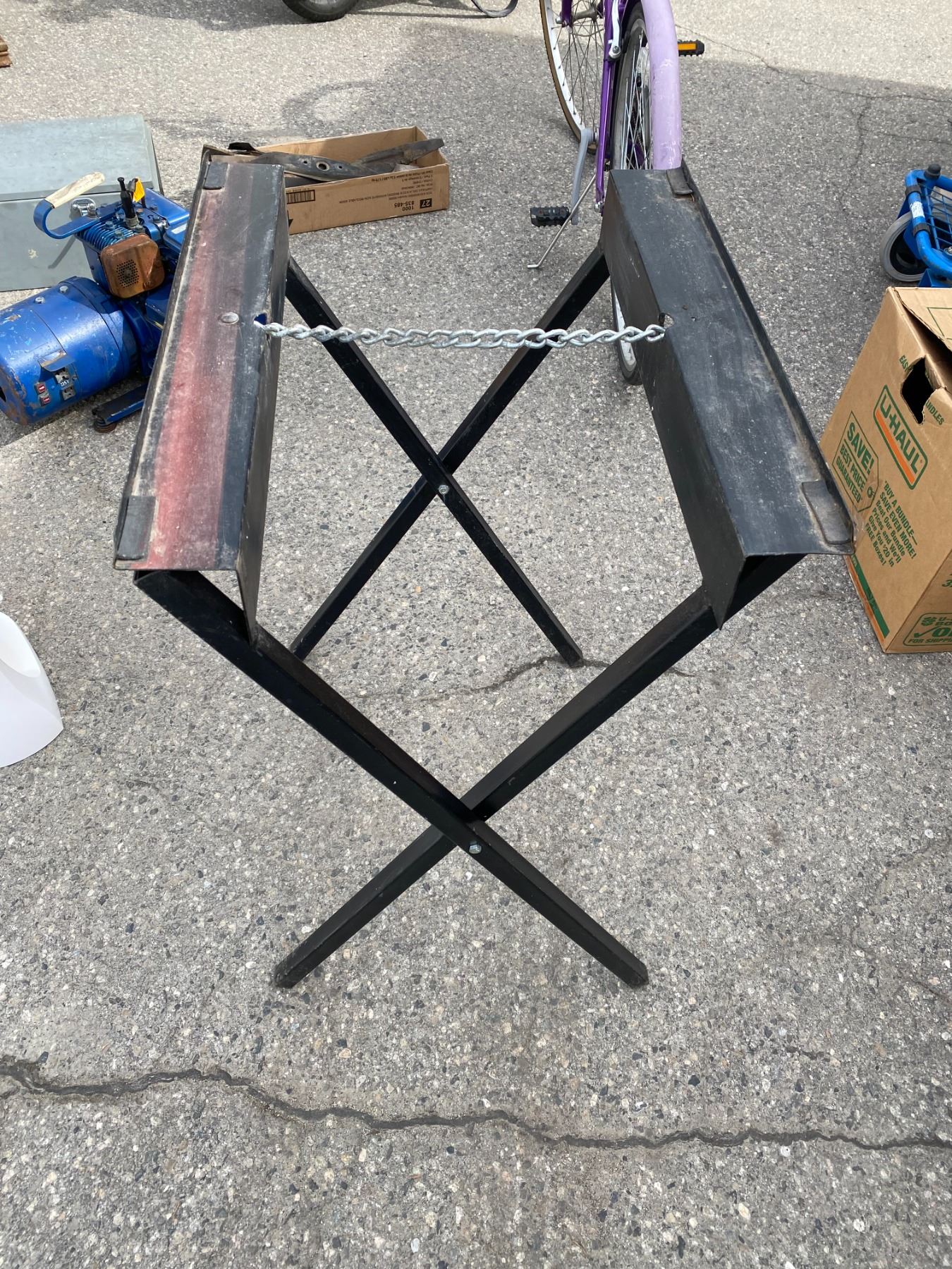 Metal folding stand