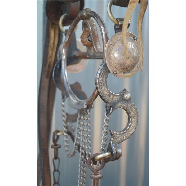 bridle with double crescent pattern Calif ring bit