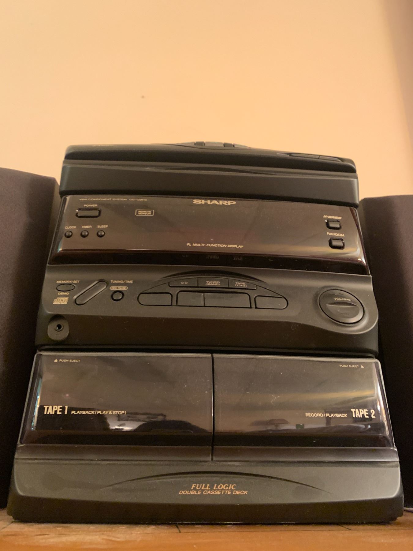 SHARP Mini Component System (CD-C2610) and 2 x Speaker Systems (CP ...