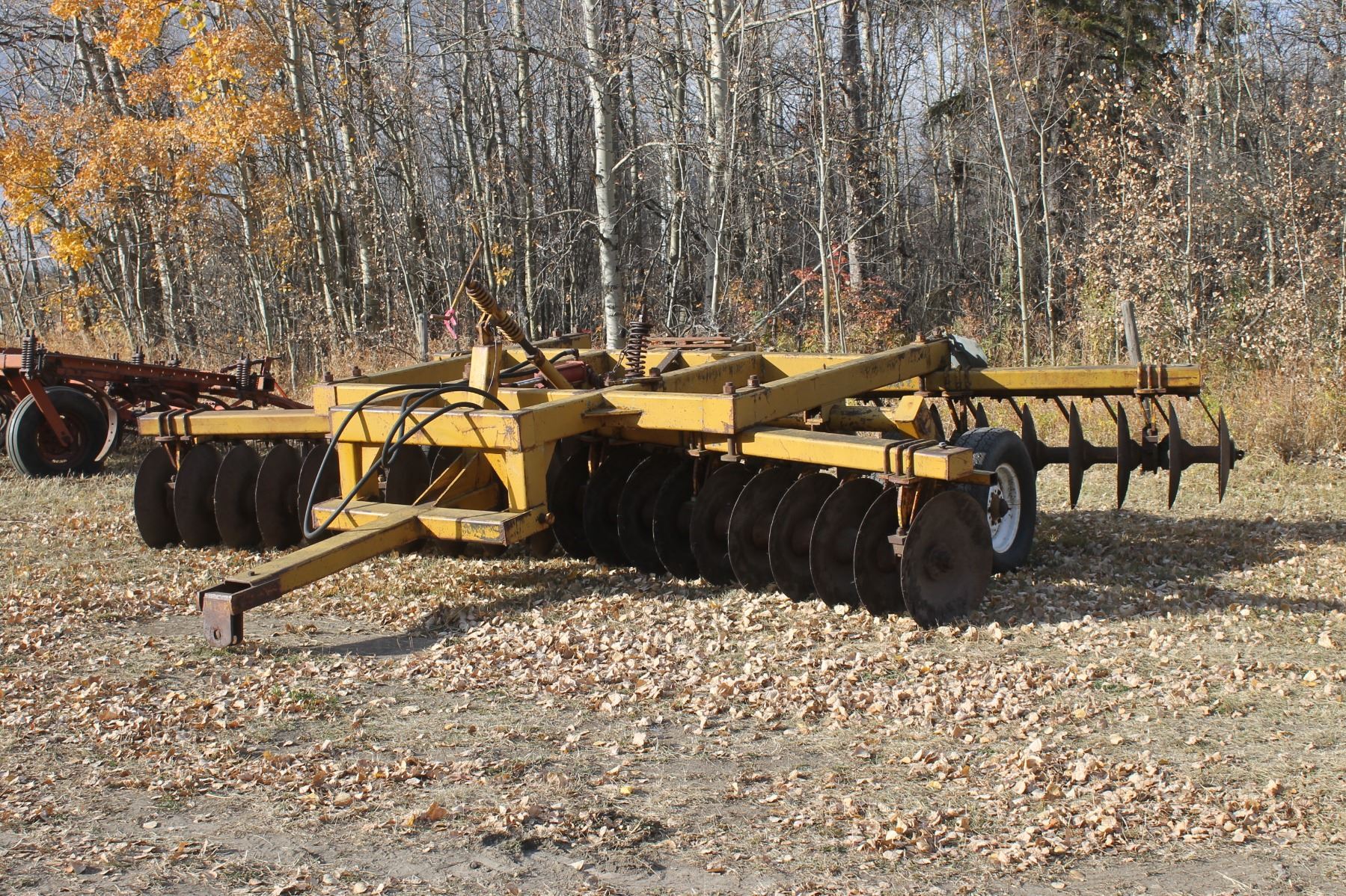 Ezee-on disc, Approx. 16' - 22" blade, c/w ram