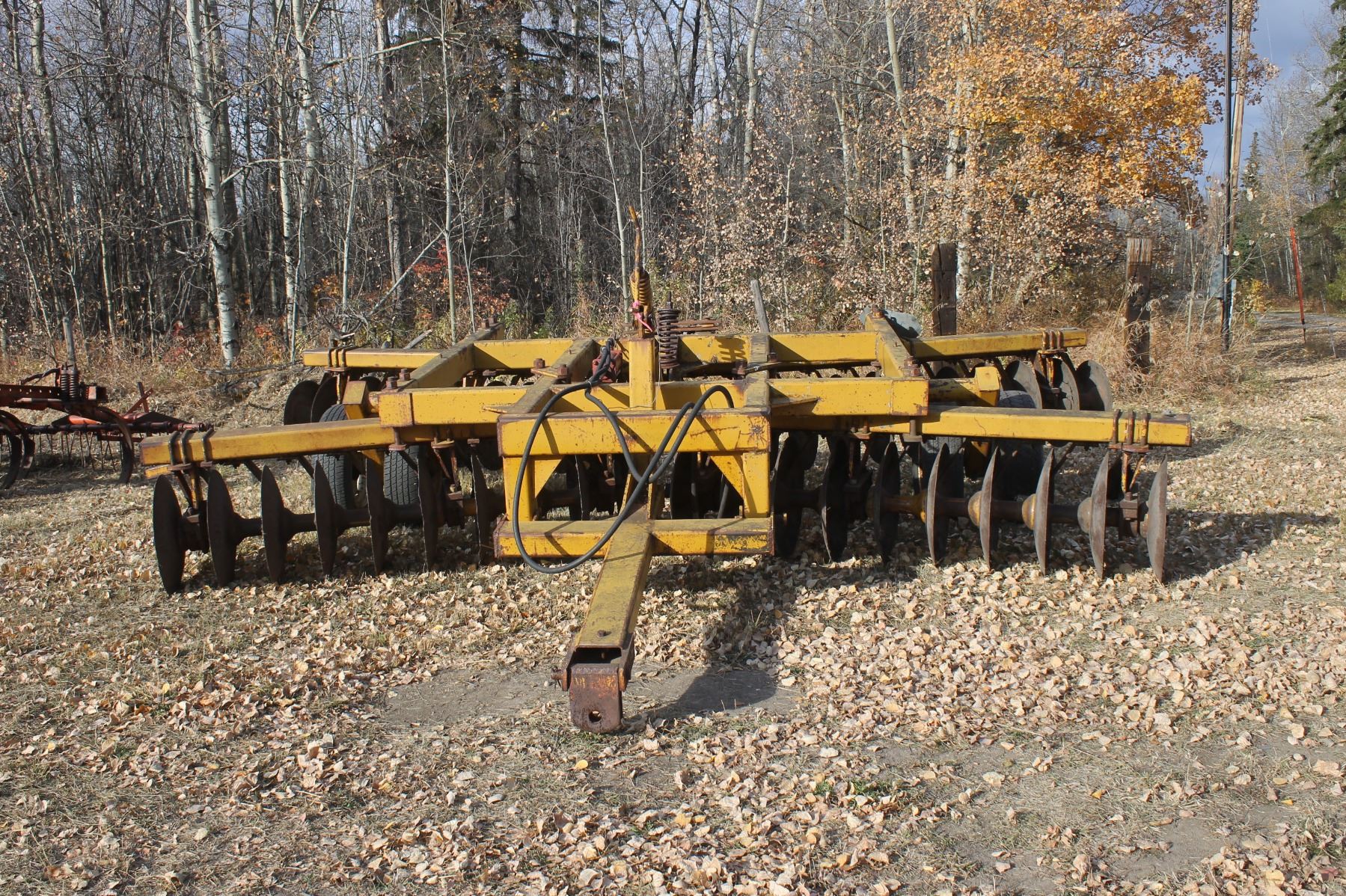 Ezee-on disc, Approx. 16' - 22" blade, c/w ram