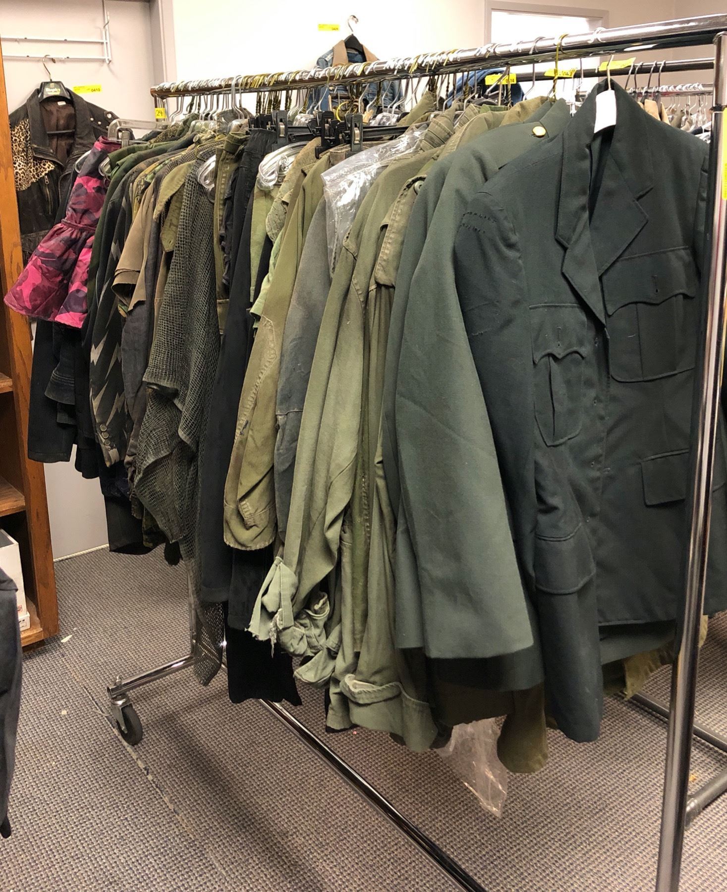 Screen Worn Clothing (Military Rack, Rebel Gear Altered Carbon)