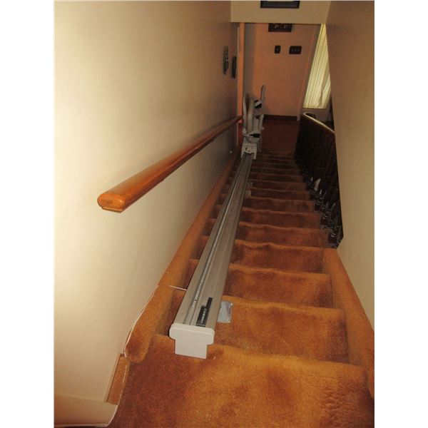 ACORN STAIR LIFT (15 STAIRS)