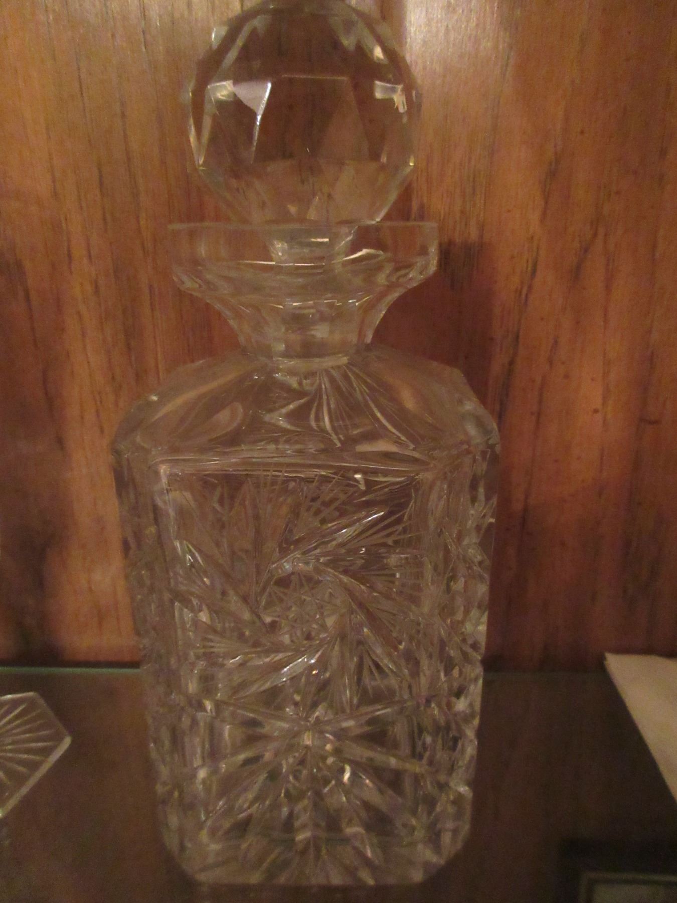 DININGROOM: PINWHEEL CRYSTAL DECANTER