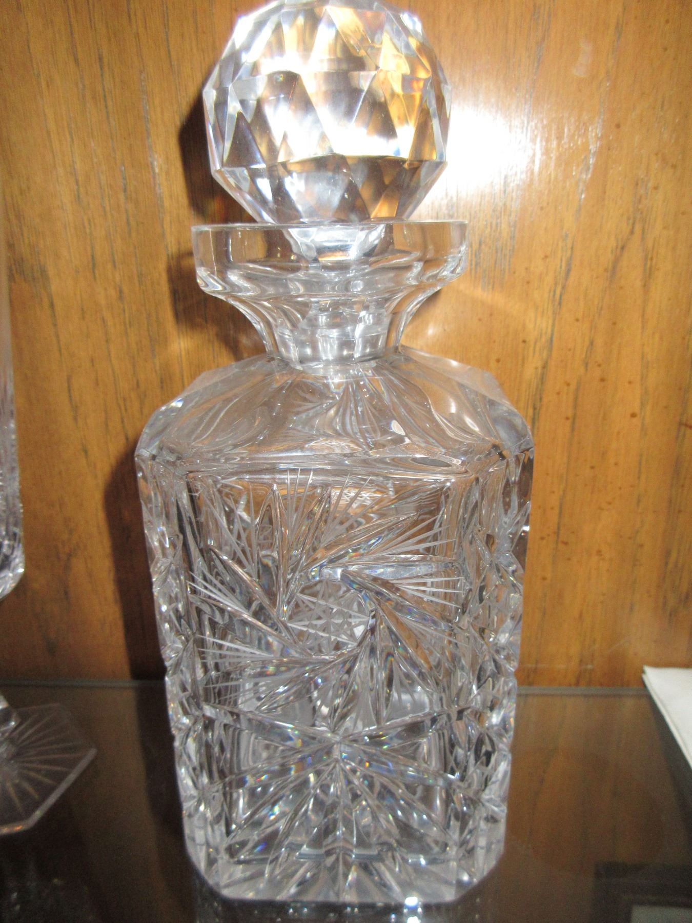 DININGROOM: PINWHEEL CRYSTAL DECANTER