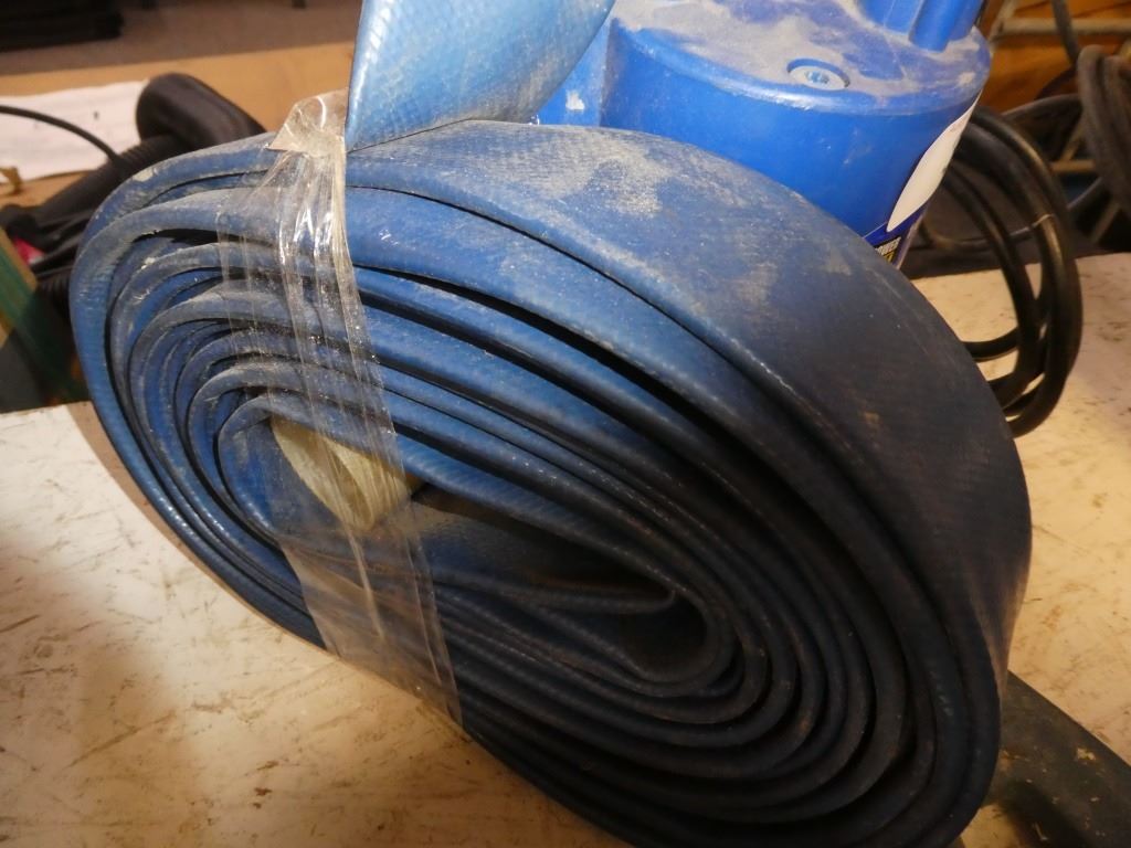 1/4 hp submersible water pump & hose works