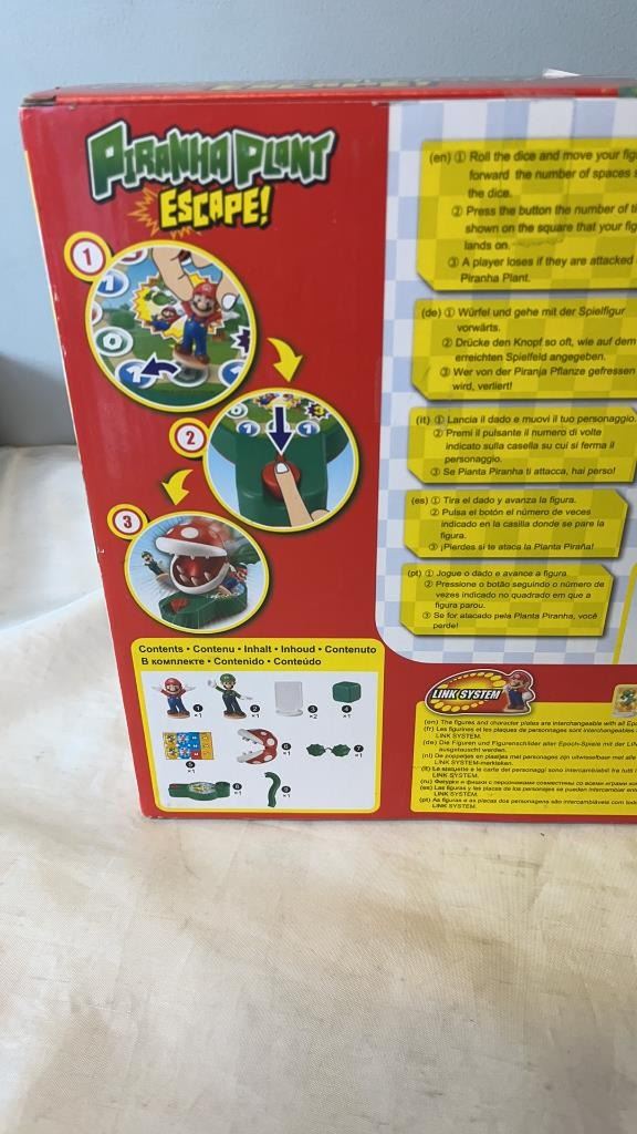 SUPER MARIO PIRANHA PLANT ESCAPE BOARD GAME super-mario-piranha-plant-escape-board-game