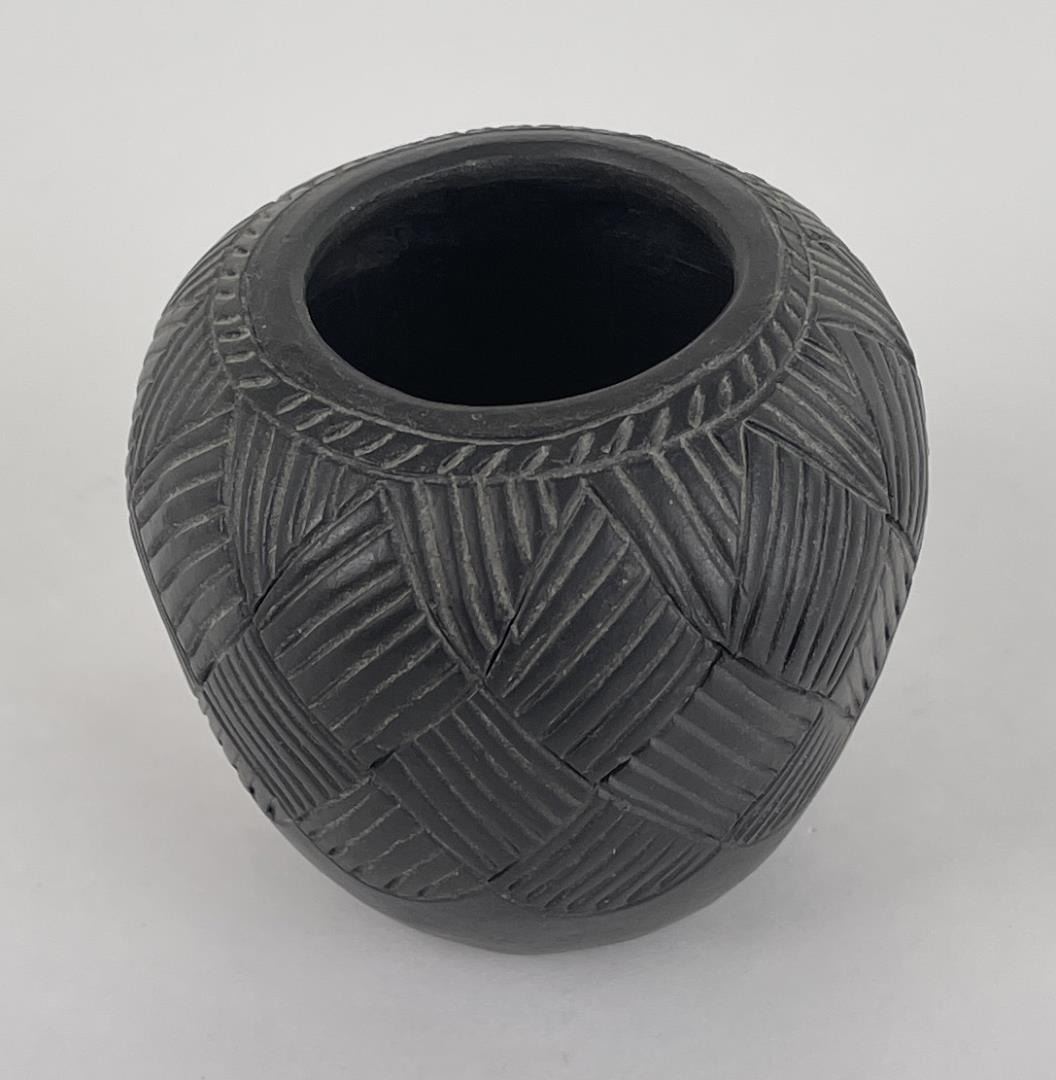 Elizabeth Bigmeat Cherokee Indian Pot