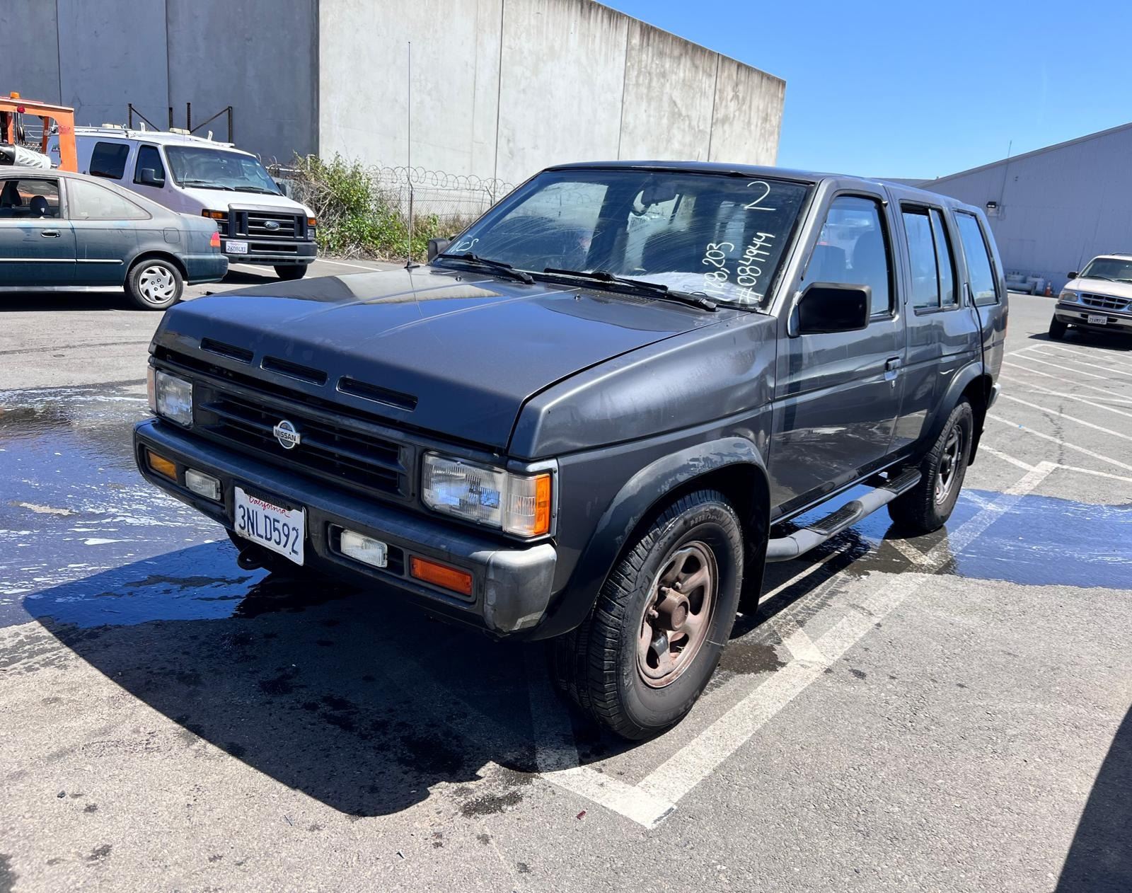 1995 Nissan Pathfinder XE