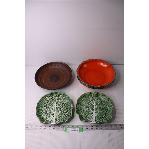 Lot Of Assorted Bowls And Trays Bodnarus Auctioneering