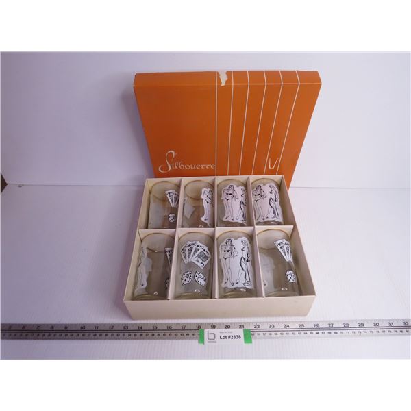 Silhouette Glass Set In Original Box Bodnarus Auctioneering