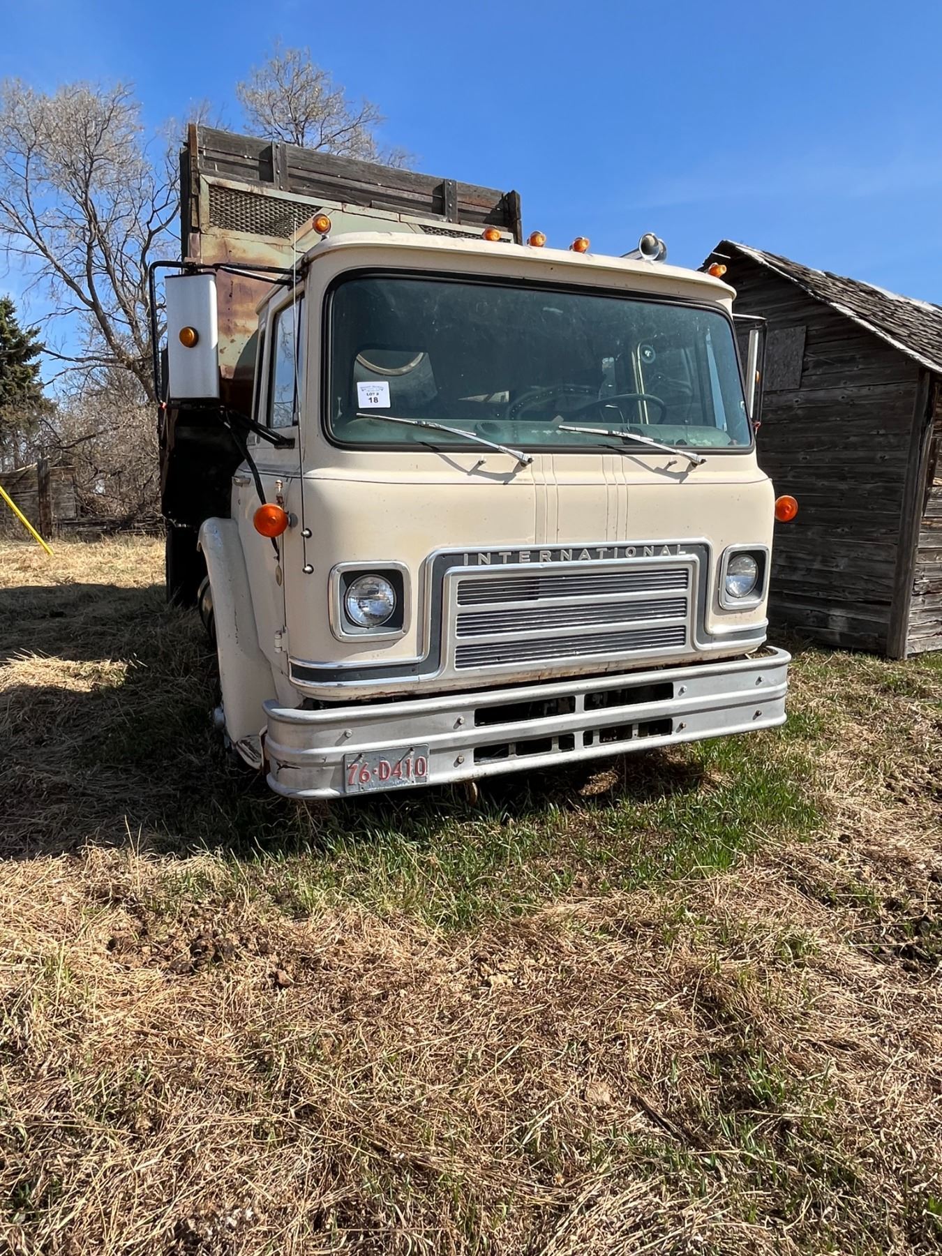 IH Cabover Truck c/w gravel box, single axel (as is)