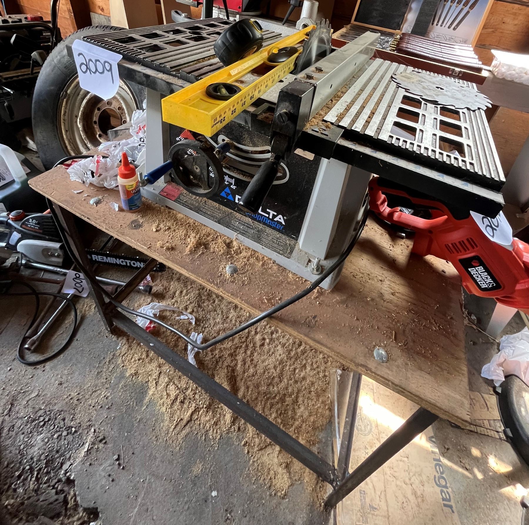 Delta table saw c/w bench