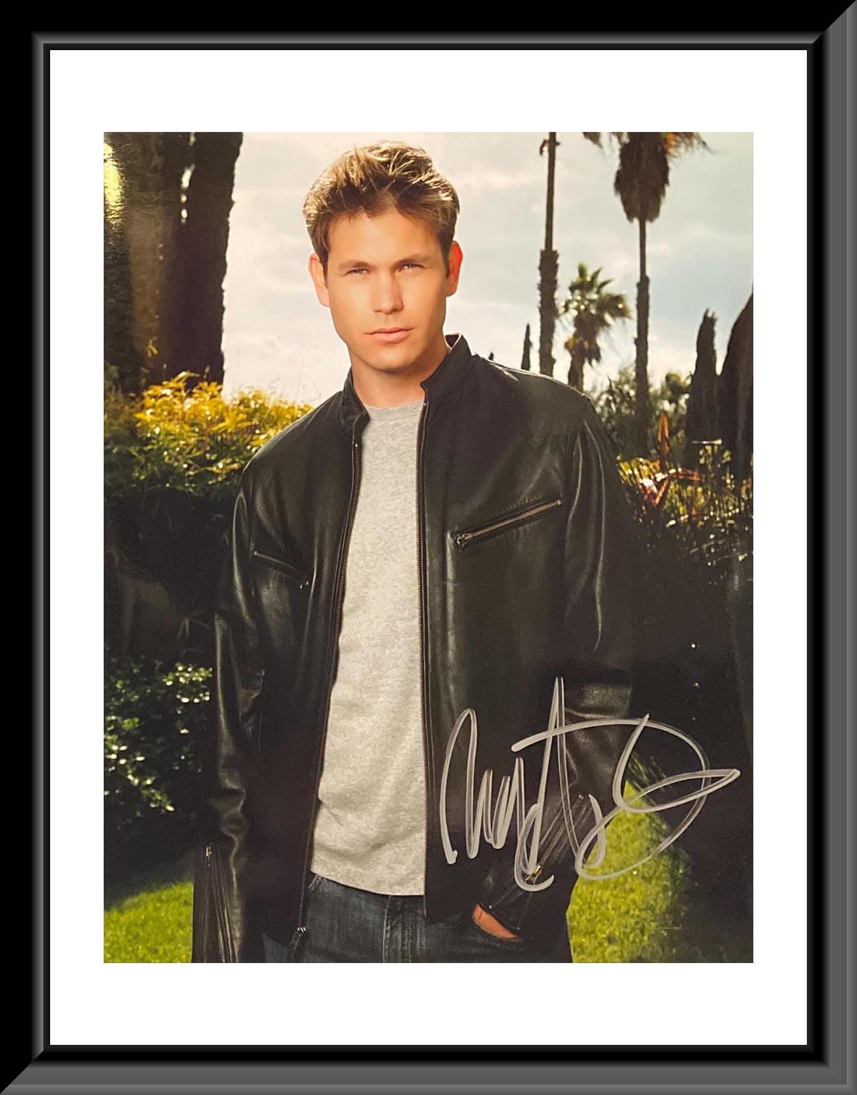 Matthew Davis Signed Photo. 8X10 Inches