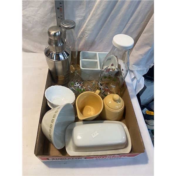 Assorted kitchen items