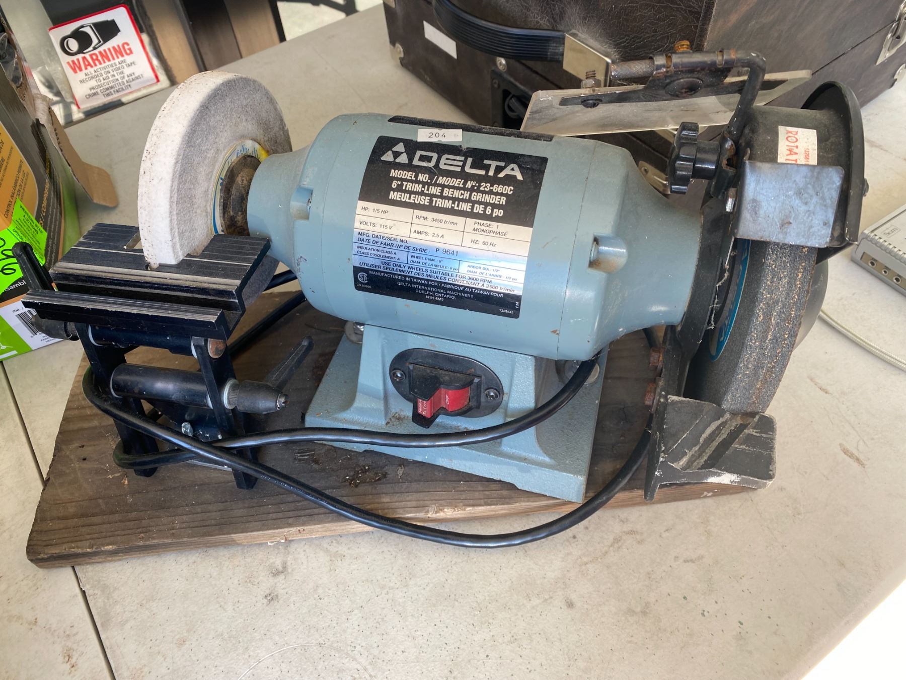 Delta 6" bench grinder