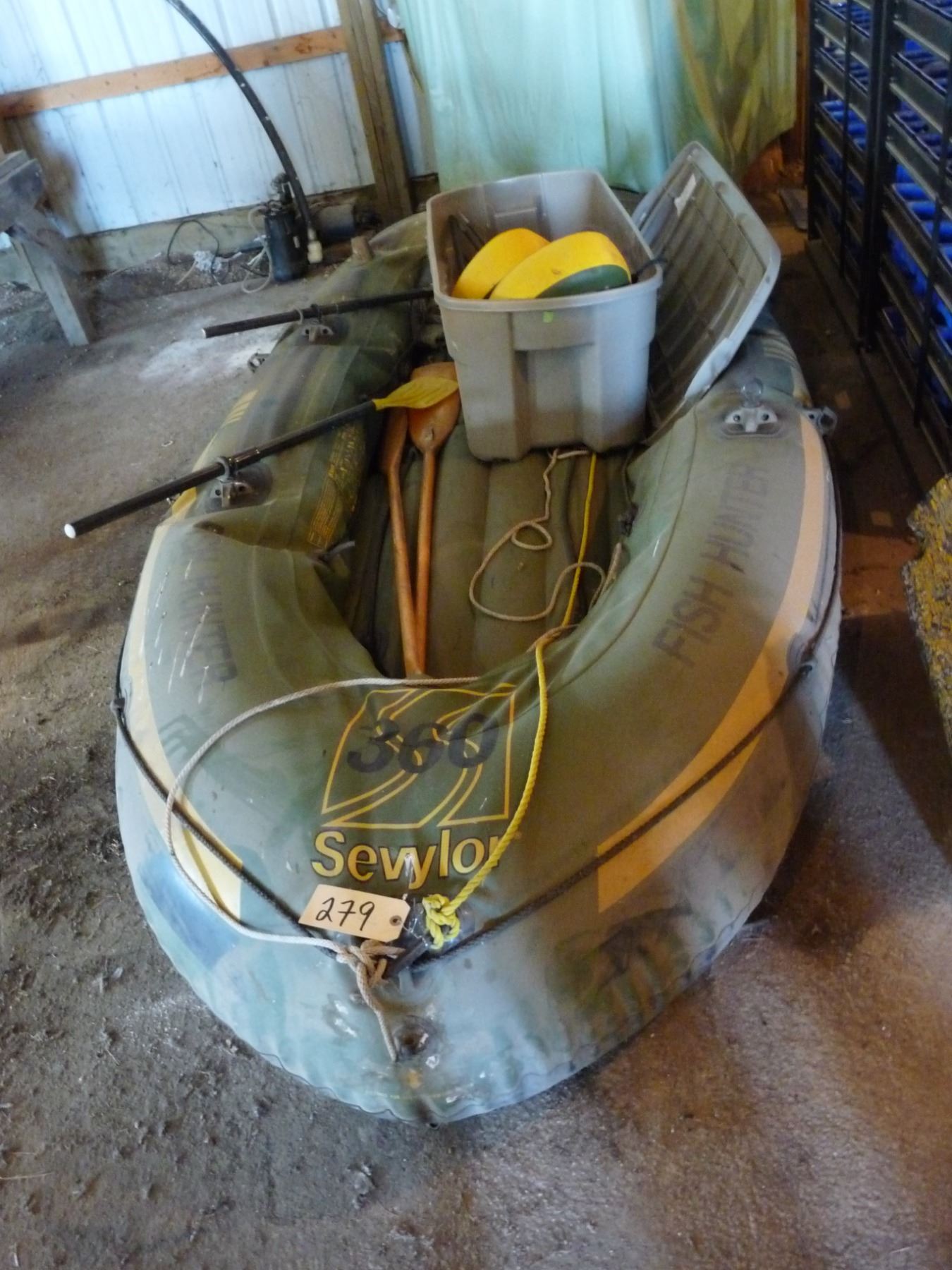 Sevylor fish hunter HF360 rubber raft with oars