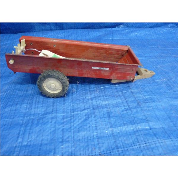 International tin toy manure spreader