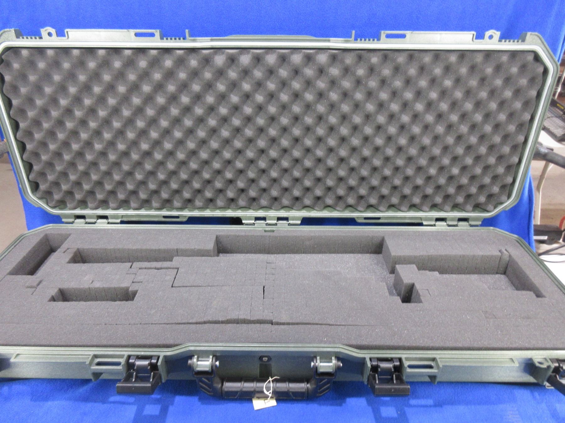 Plano Huntshield 42" Rifle-Shotgun Hard Case - 42" x 14"