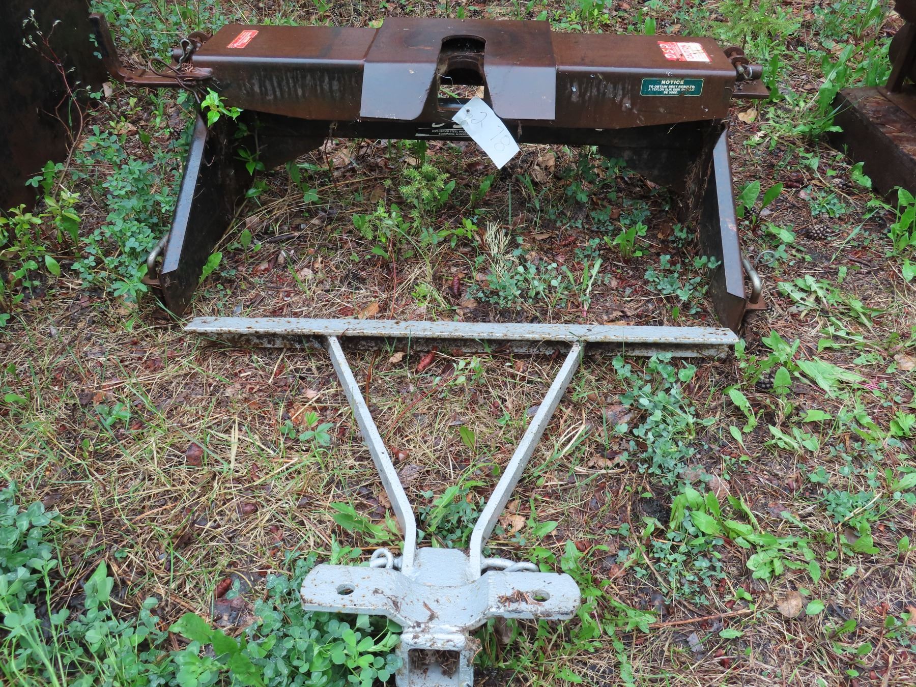 5th wheel hitch (no rails) & homebuilt receiver - Schmalz Auctions