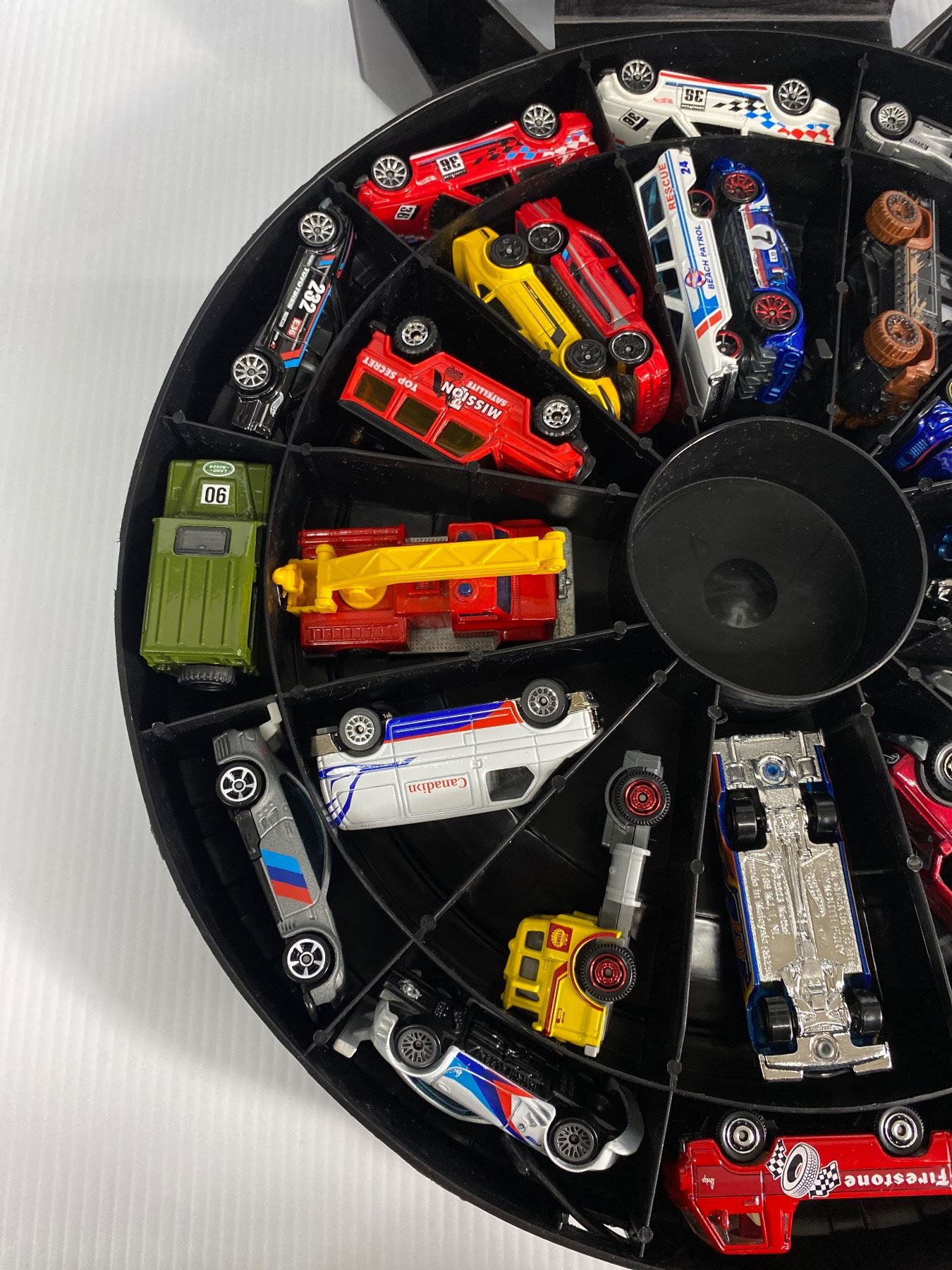 Mattel Hotwheels Super Rally Case w/Hotwheel Cars