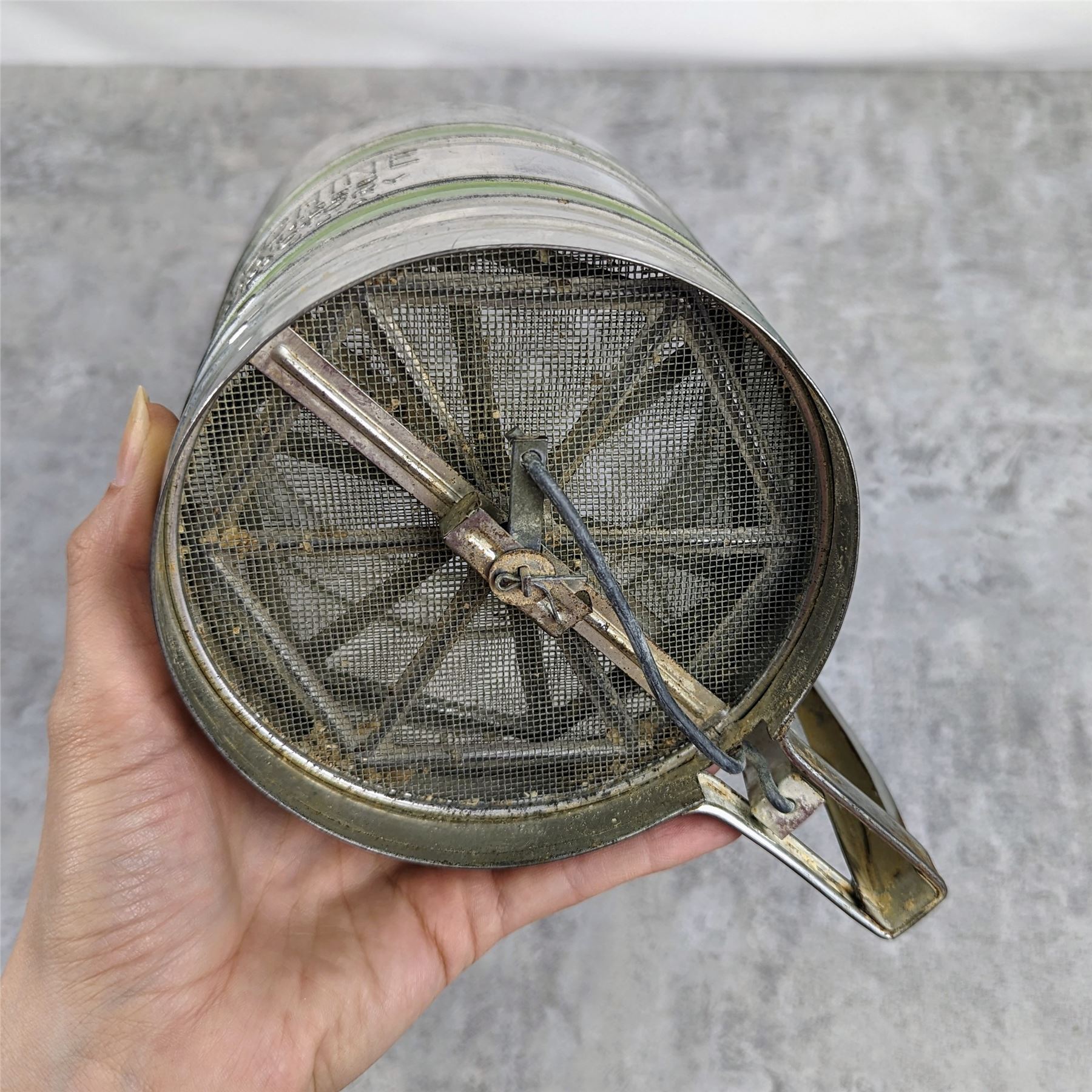 Vintage 3 Screen Flour Sifter by Sift-Chine USA Circa 1940