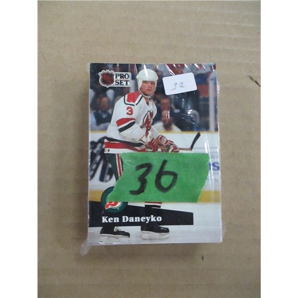 COLLECTIBLE: LOT OF 50 - 1991 PRO SET HOCKEY CARDS