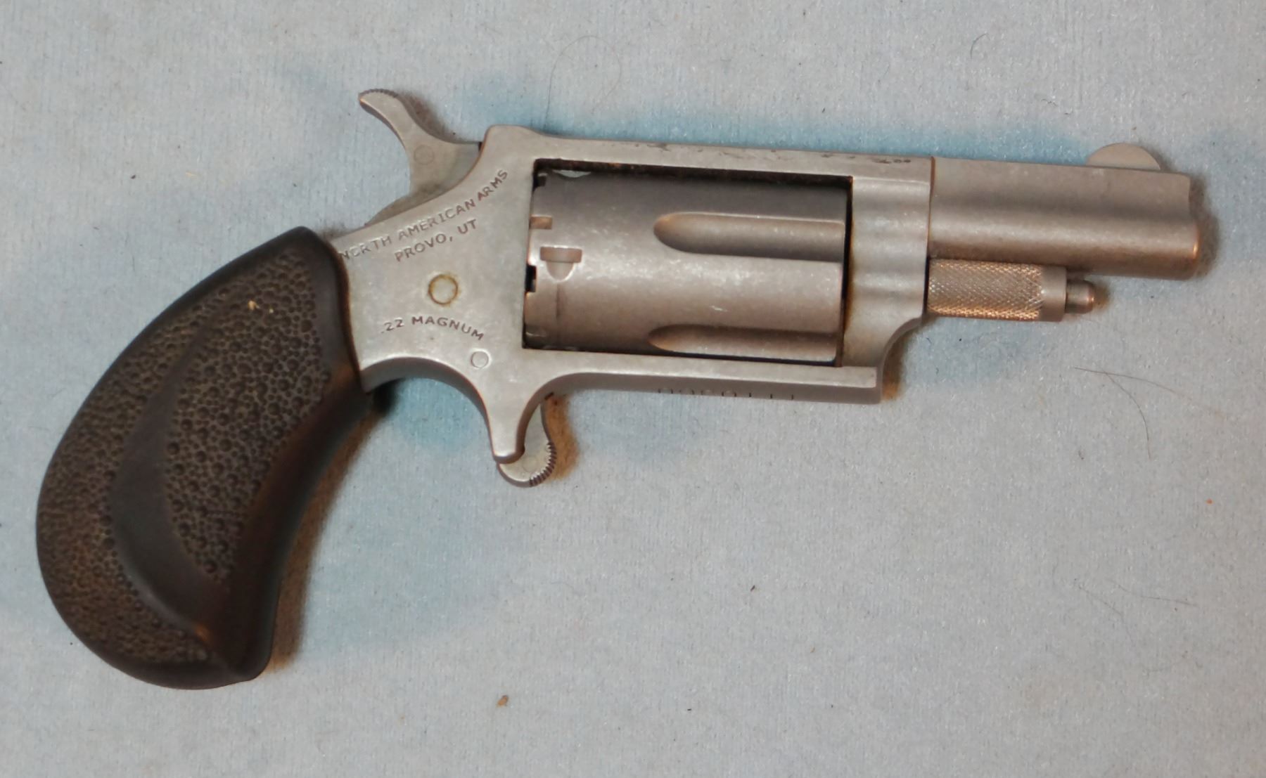 North American Arms Pug, model #NAA-PUG-D, .22 Mag, white dot sights ...