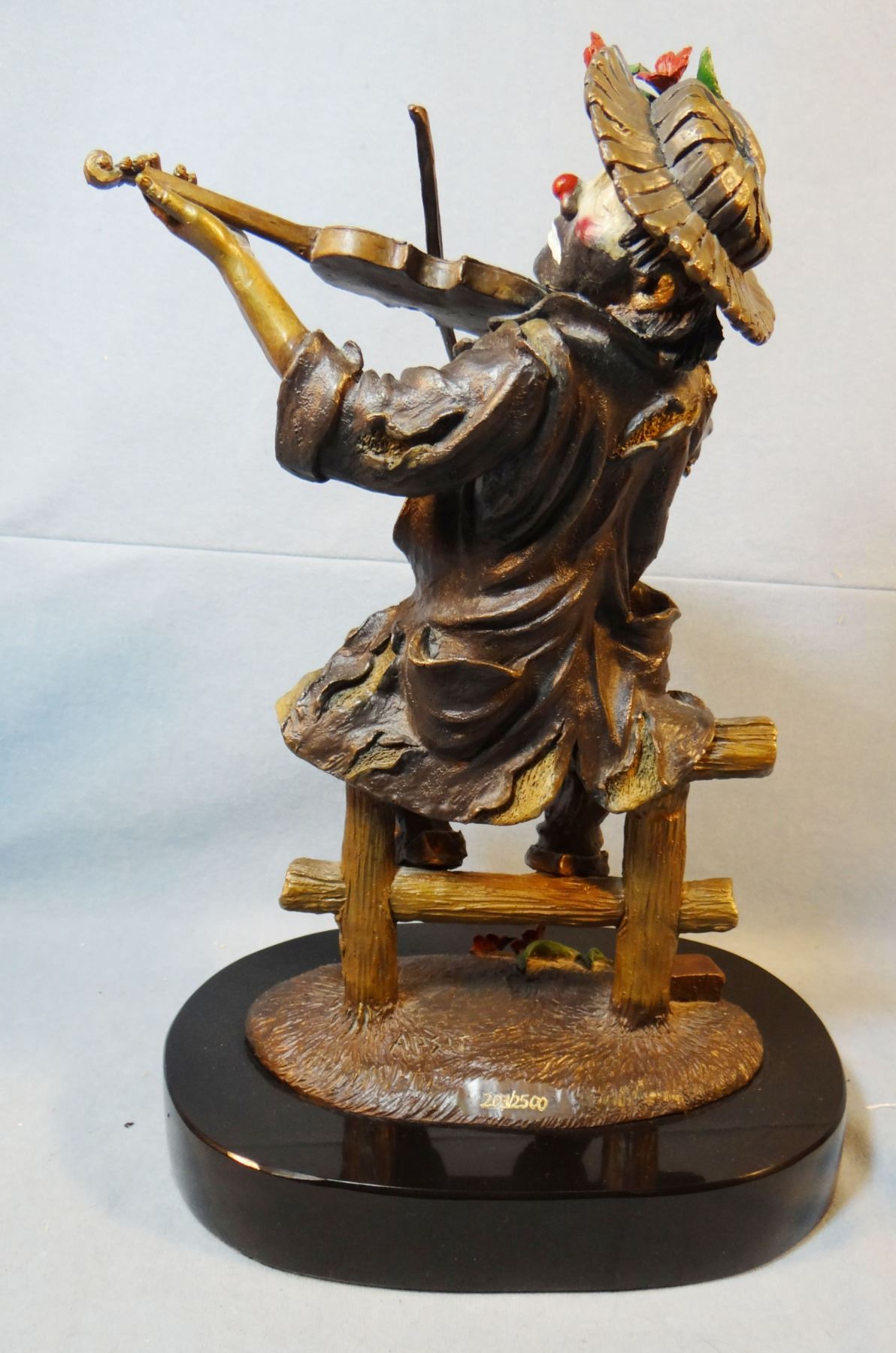 Emmett Kelly Jr./Peter Apsit, polychrome sculpture, The Maestro, 10" x 15" x 7", #203/25