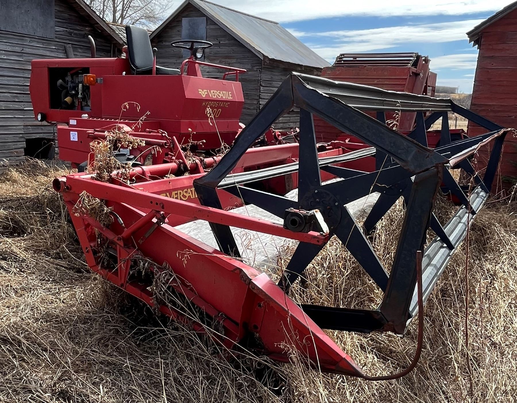 400 Hydrostatic versatile swather 15Ft 1984
