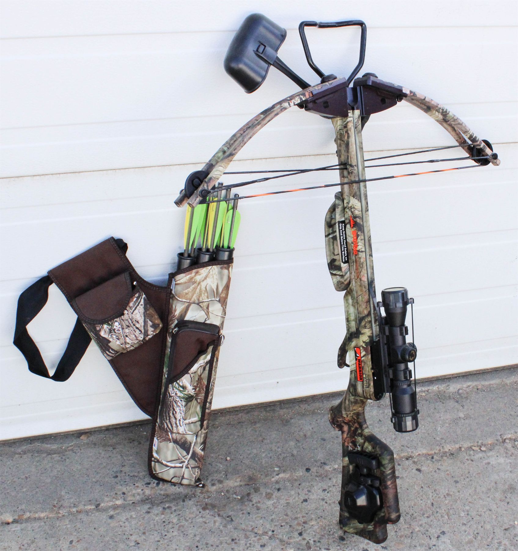 WICKED RIDGE WARRIOR CROSSBOW W/ BOLTS & QUIVER
