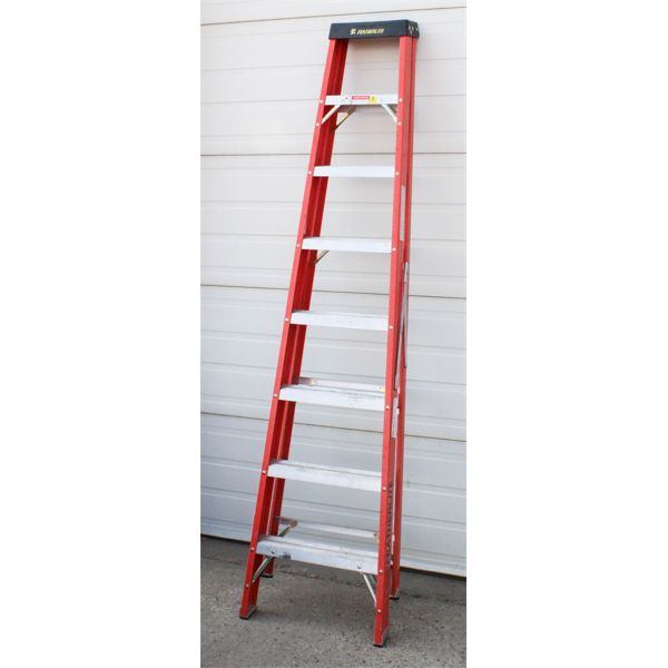 FEATHERLITE 8FT FIBERGLASS STEP LADDER