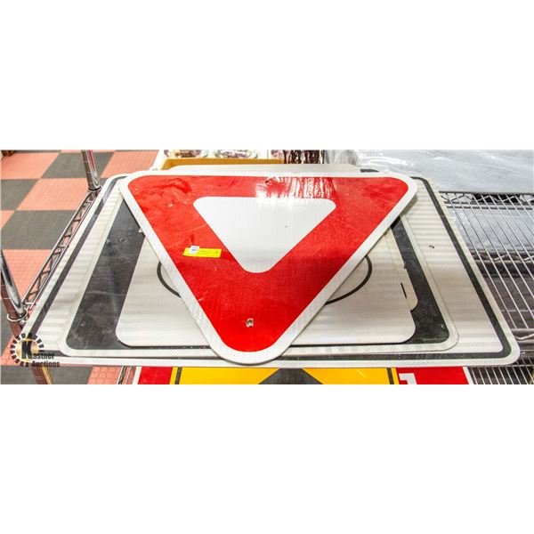 LOT OF 5 ROAD SIGNS lot-of-5-road-signs