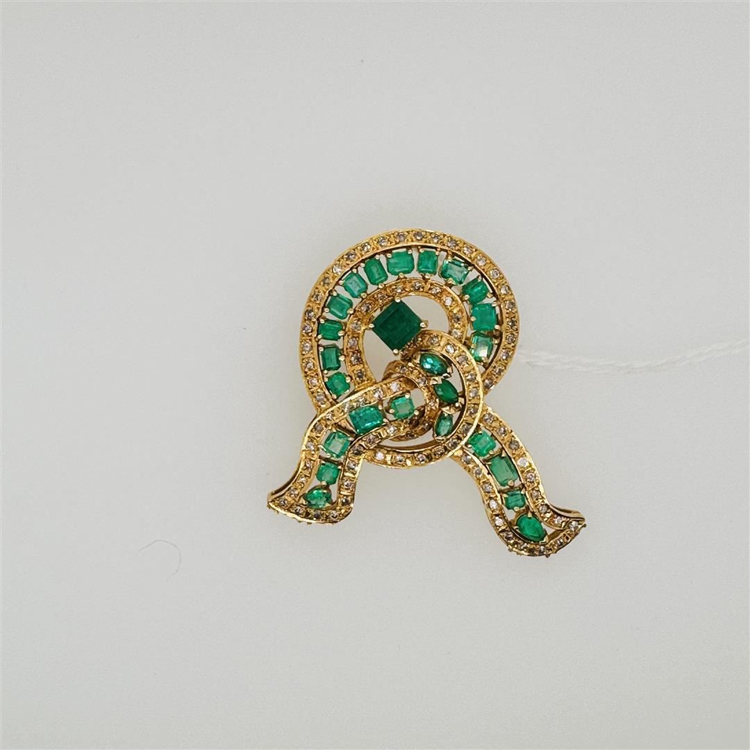 Vintage 18K Yellow Gold Ribbon Brooch with Emeralds & Diamonds