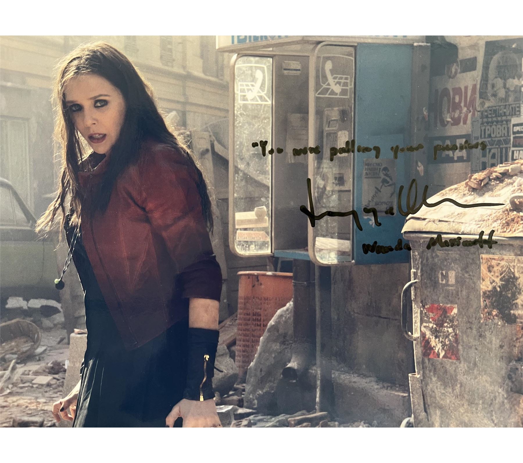 Avengers Infinity War Elizabeth Olsen signed photo