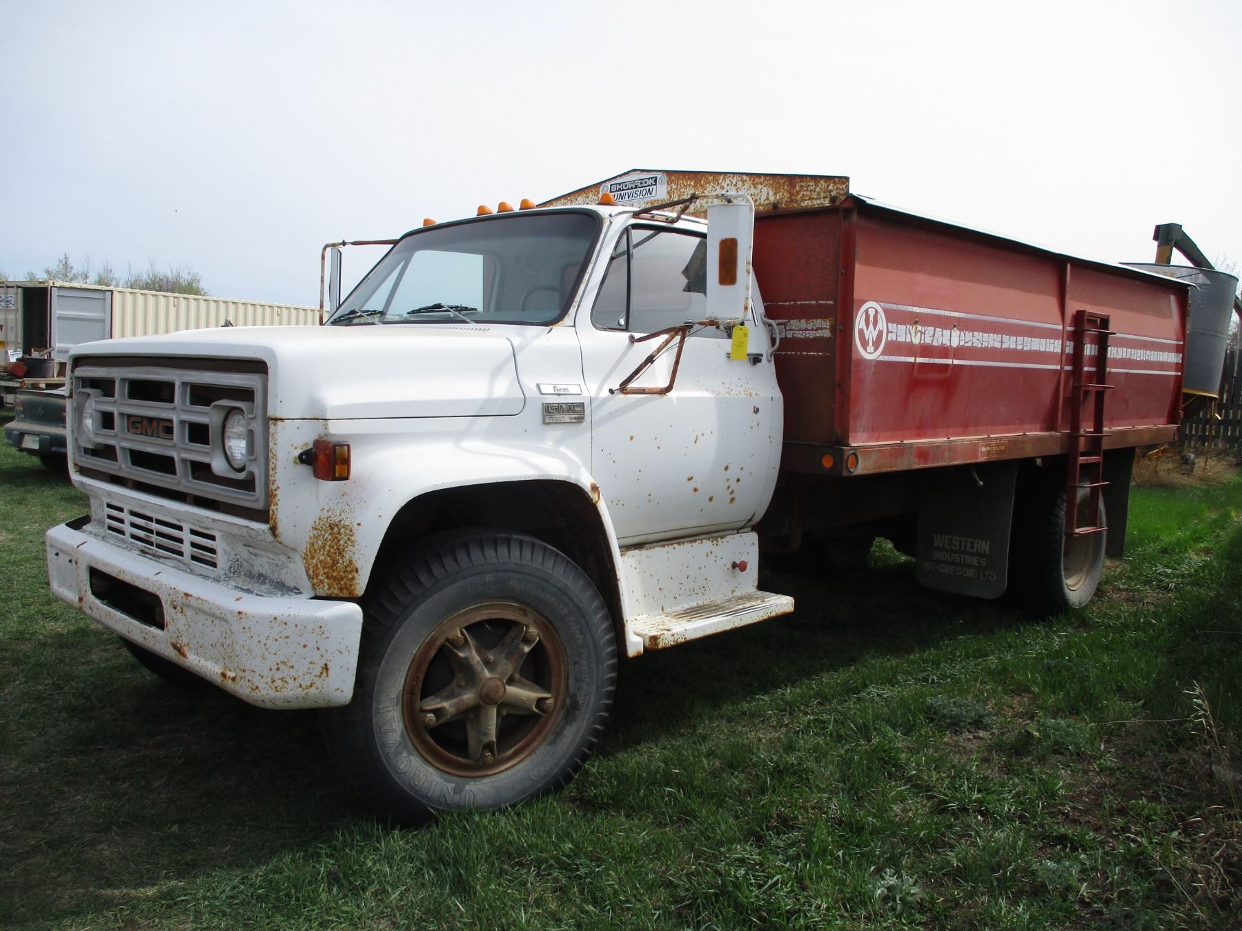1979 GMC 7000 3 Ton Grain Truck with Roll Tarp - VIN No. T17DB9V575771 - Bodnarus Auctioneering