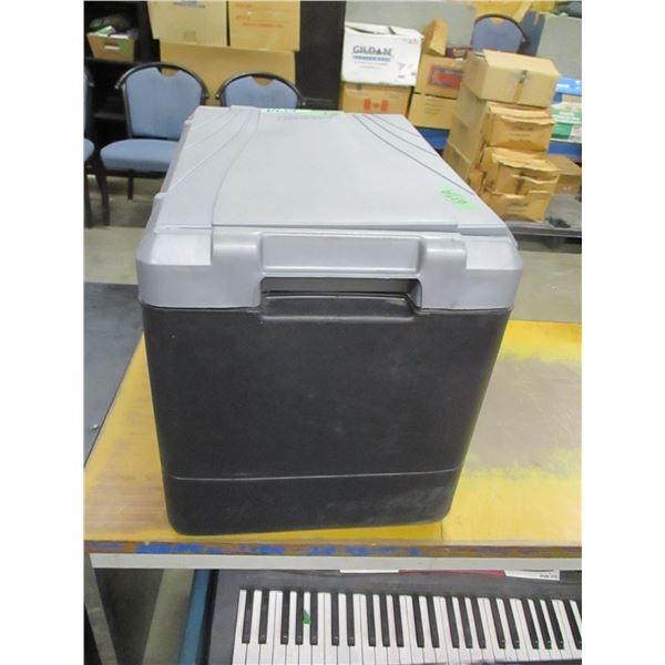 LIKE NEW: 12 VOLT COLEMAN COOLER